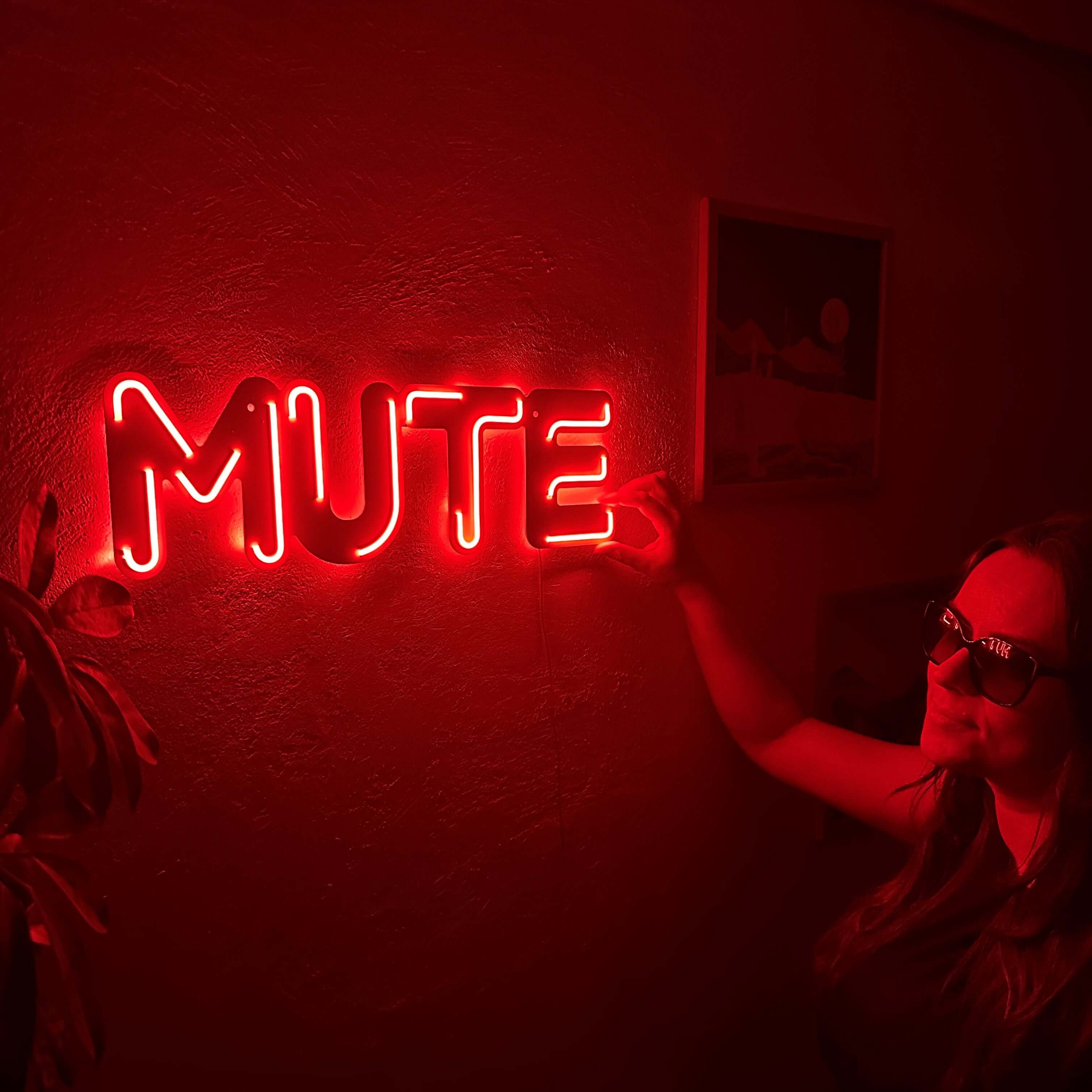 Mute Neon Metal Sign
